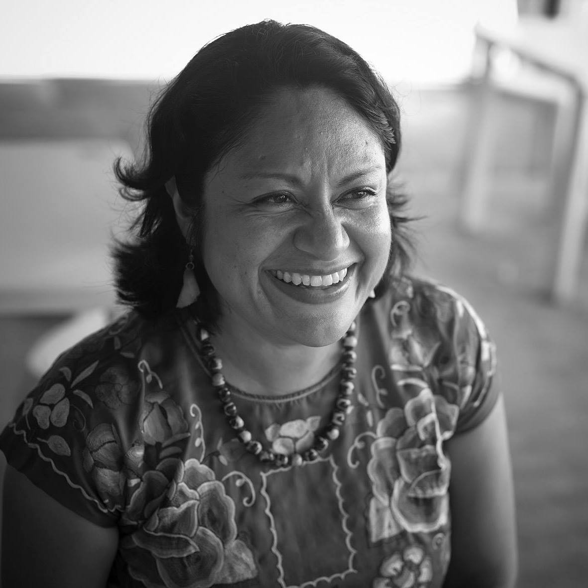 Irma Pineda Santiago. Poetisa Mexicana Indígena Zapoteca